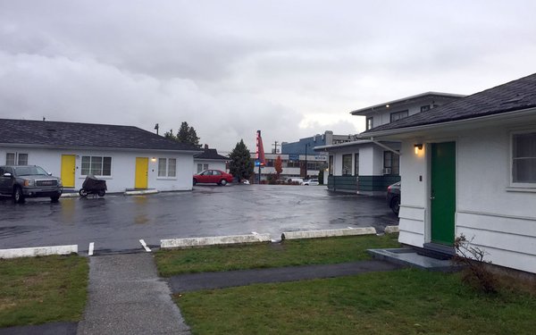 2400 MOTEL - 12 Photos & 16 Reviews - 2400 Kingsway, Vancouver, British ...