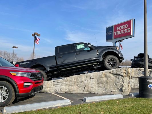 VARSITY FORD - Updated November 2025 - 61 Photos & 192 Reviews - 3480 ...