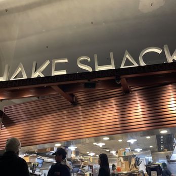 SHAKE SHACK UNION STATION - Updated February 2025 - 365 Photos & 366 ...