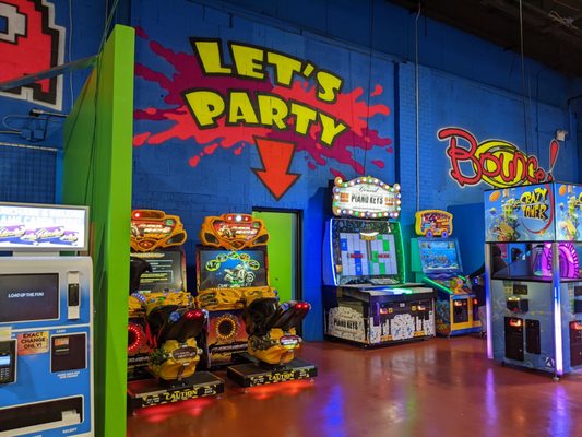BOUNCE! FAMILY ENTERTAINMENT CENTER - Updated December 2025 - 159 ...