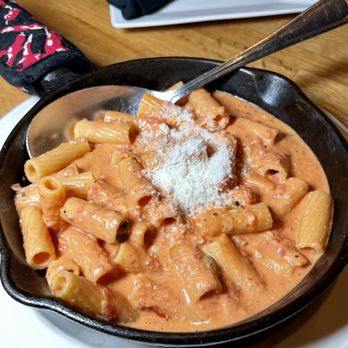 CAST IRON CHEF CHOP HOUSE & OYSTER BAR - Updated October 2024 - 762 ...