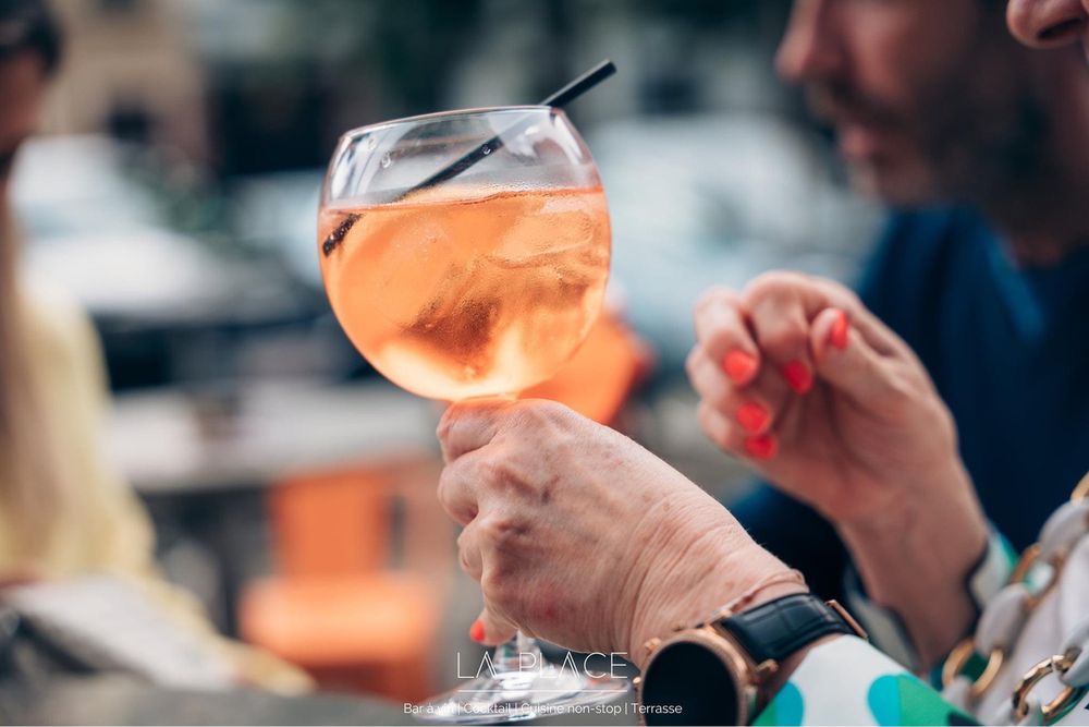 LA PLACE 33 - Updated July 2025 - 185 Photos - Place du Châtelain 33 ...