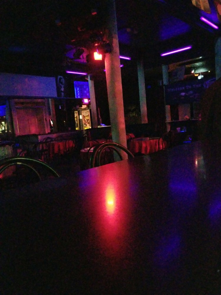 SILVER DOLLAR CLUB - Updated December 2025 - 46 Reviews - 2620 W 10th ...