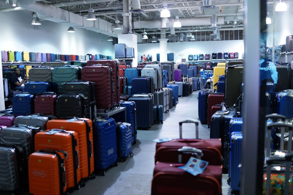 SAMSONITE OUTLET - 651 Kapkowski Rd, Elizabeth, NJ - Yelp