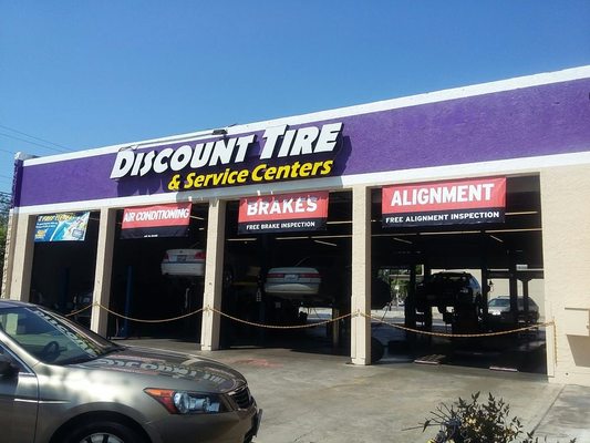 DISCOUNT TIRE & SERVICE CENTERS - Updated December 2025 - 29 Photos ...