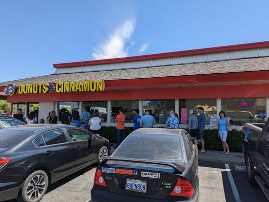 ROCKLIN DONUTS & CINNAMON - 365 Photos & 349 Reviews - 4845 Granite Dr ...