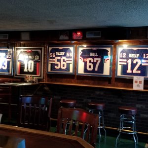 BIG TREE INN - 33 Photos & 40 Reviews - 4277 Abbott Rd, Orchard Park ...