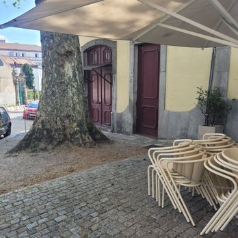 CAPELA INCOMUM - Updated July 2025 - 10 Photos - Travessa do Carregal ...