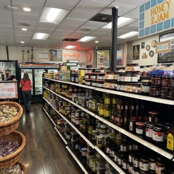 MIDDLE EAST BAKERY & GROCERY - Updated October 2025 - 267 Photos & 531 ...