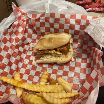 THE KLUCKIN CHICKEN - Updated January 2025 - 95 Photos & 129 Reviews ...