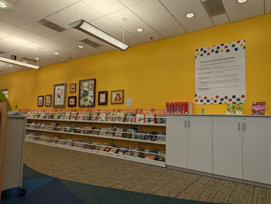 ELMHURST PUBLIC LIBRARY - Updated February 2025 - 68 Photos & 87 ...