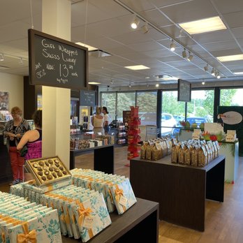 LINDT CHOCOLATE SHOP - Updated December 2025 - 19 Photos & 13 Reviews ...