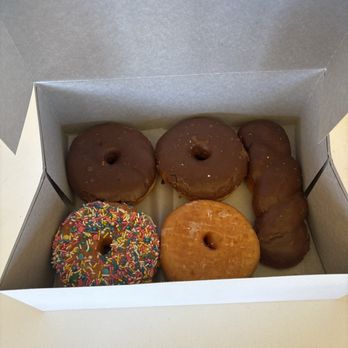 FRIENDLY DONUTS - Updated September 2025 - 3377 Photos & 1790 Reviews ...