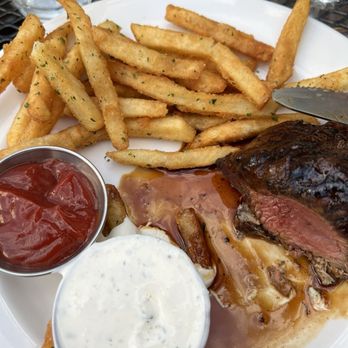 LEUNIG’S BISTRO - Updated November 2024 - 767 Photos & 858 Reviews ...