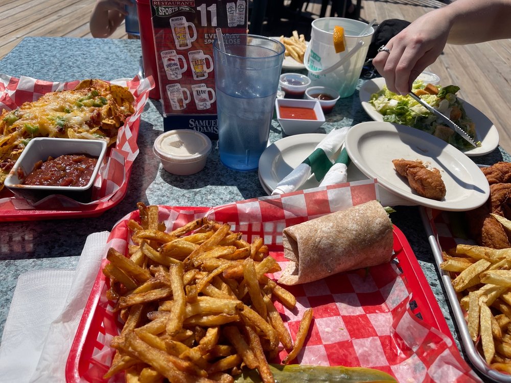 STOCKHOUSE RESTAURANT & SPORTS PUB - 57 Photos & 76 Reviews - 506 Main ...