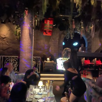 CAVEAU - Updated July 2025 - 73 Photos & 37 Reviews - 1 Cntr Plz ...