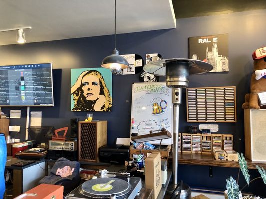 HUNKY DORY - Updated January 2025 - 28 Photos - 1101 E Whitaker Mill Rd ...