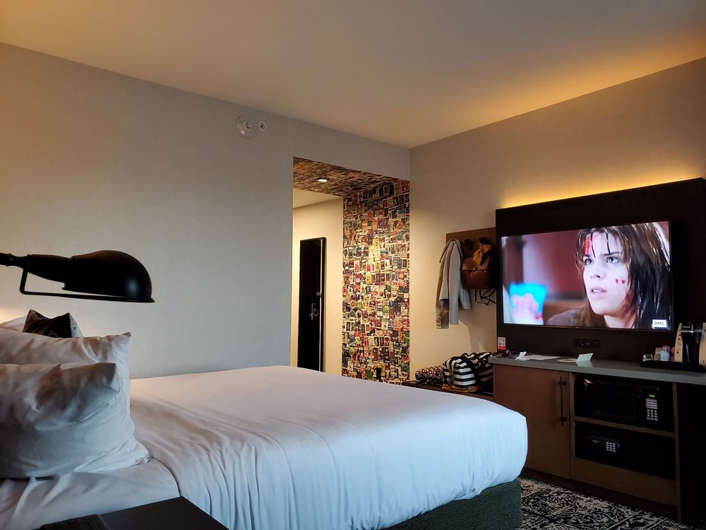 HOTEL ROCK LITITZ - 126 Photos & 34 Reviews - 50 Rock Lititz Blvd ...