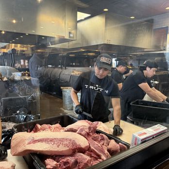 TRUTH BBQ - Updated April 2025 - 2198 Photos & 1179 Reviews - 110 S ...