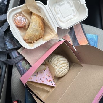 COMADRE PANADERIA - Updated October 2024 - 89 Photos & 32 Reviews ...