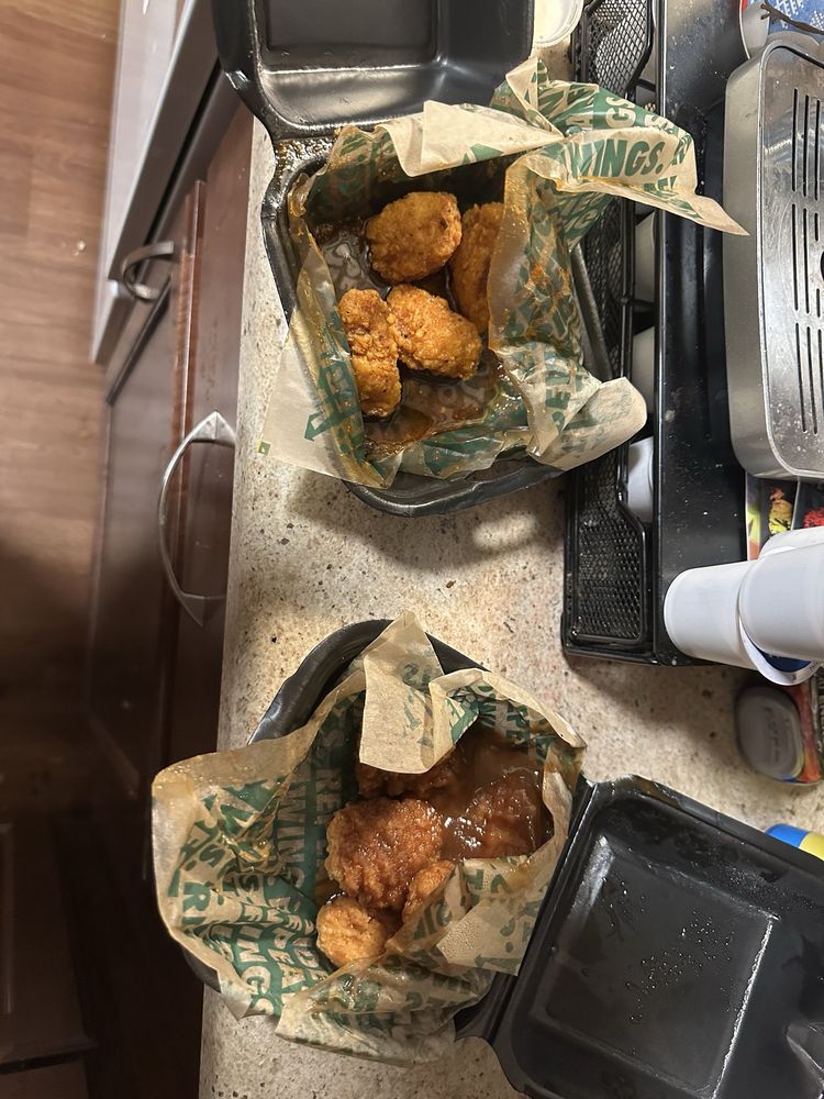 WINGSTOP - Updated October 2025 - 11 Reviews - 8140 Beechmont Ave ...