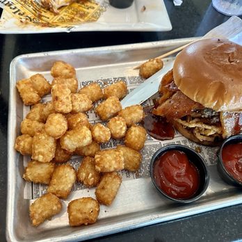 WICKED COW BURGERS AND BREWS - Updated July 2024 - 1253 Photos & 1343 ...