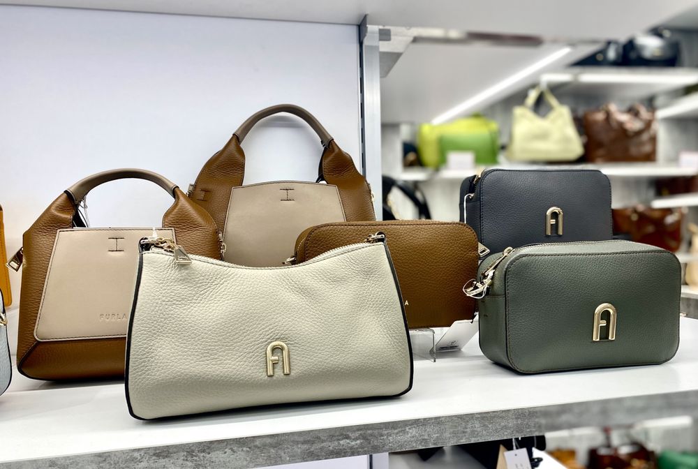 LE SAC OUTLET - Updated July 2025 - 10 Photos - Viale Bezzi 79, Milano ...
