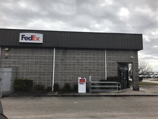 FEDEX SHIP CENTER - Updated December 2025 - 24 Reviews - 10440 Express ...