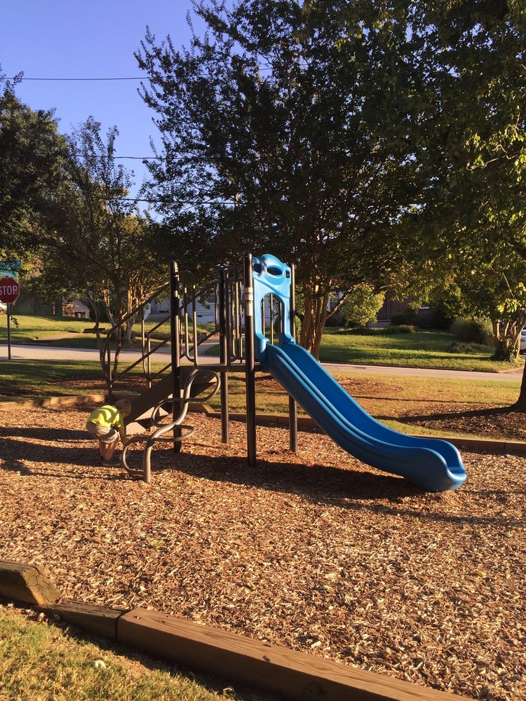 TRIANGLE PARK - Updated December 2025 - 12 Photos - Colonial Pl, High ...