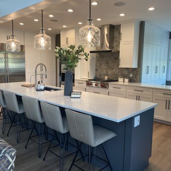 GRANITE CASTLE - Updated January 2026 - 19 Photos - Des Moines, Iowa ...