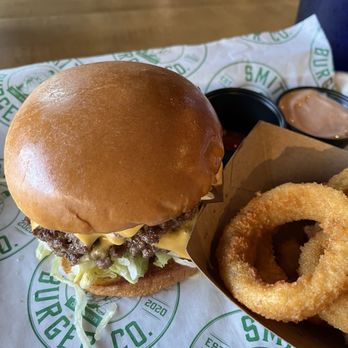 SMITH BURGER CO - Updated December 2025 - 24 Photos & 28 Reviews - 340 ...