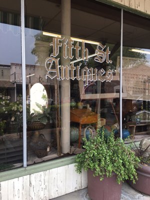 5TH STREET ANTIQUE MALL - Updated July 2025 - 15 Photos & 14 Reviews ...