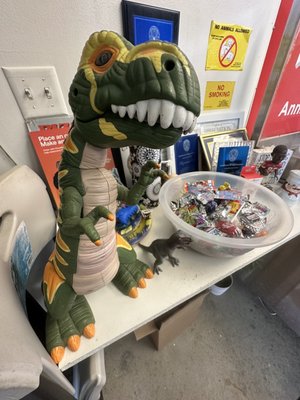 PIZZASAURUS REX - 132 Photos & 479 Reviews - 17646 Lassen St ...