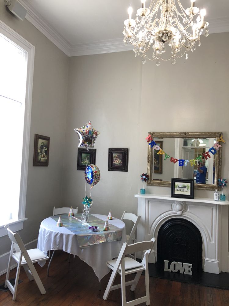 CARRIAGE LANE INN - Updated May 2024 - 37 Photos & 12 Reviews - 337 E ...