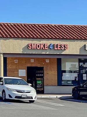 SMOKE 4 LESS - Updated June 2025 - 18 Reviews - 1944 N Lakewood Blvd ...