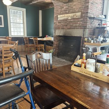 THE PUTNEY DINER - Updated June 2025 - 46 Photos & 108 Reviews - 133 ...