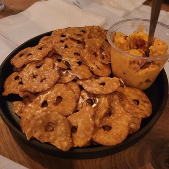 FOUR HUMOURS - Updated November 2024 - 125 Photos & 60 Reviews - 1712 N ...