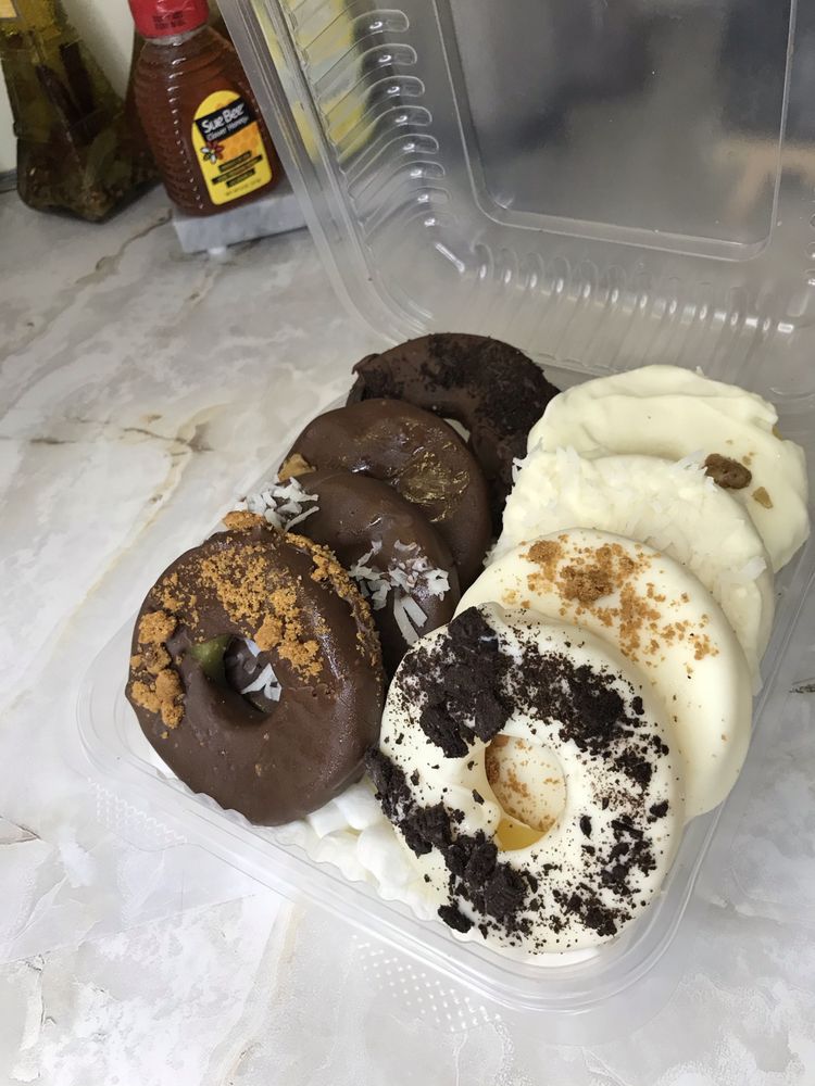 SPARKLES & CUPCAKES SWEETS - Updated June 2025 - 3001 NW 7th St Fort ...