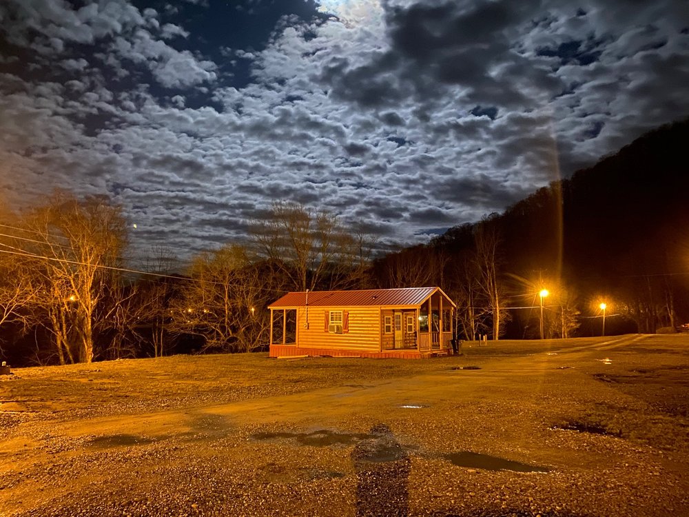 HATFIELD’S HIDEOUT - Updated June 2025 - 27 Photos - 585 River Rd, McCarr, Kentucky ...