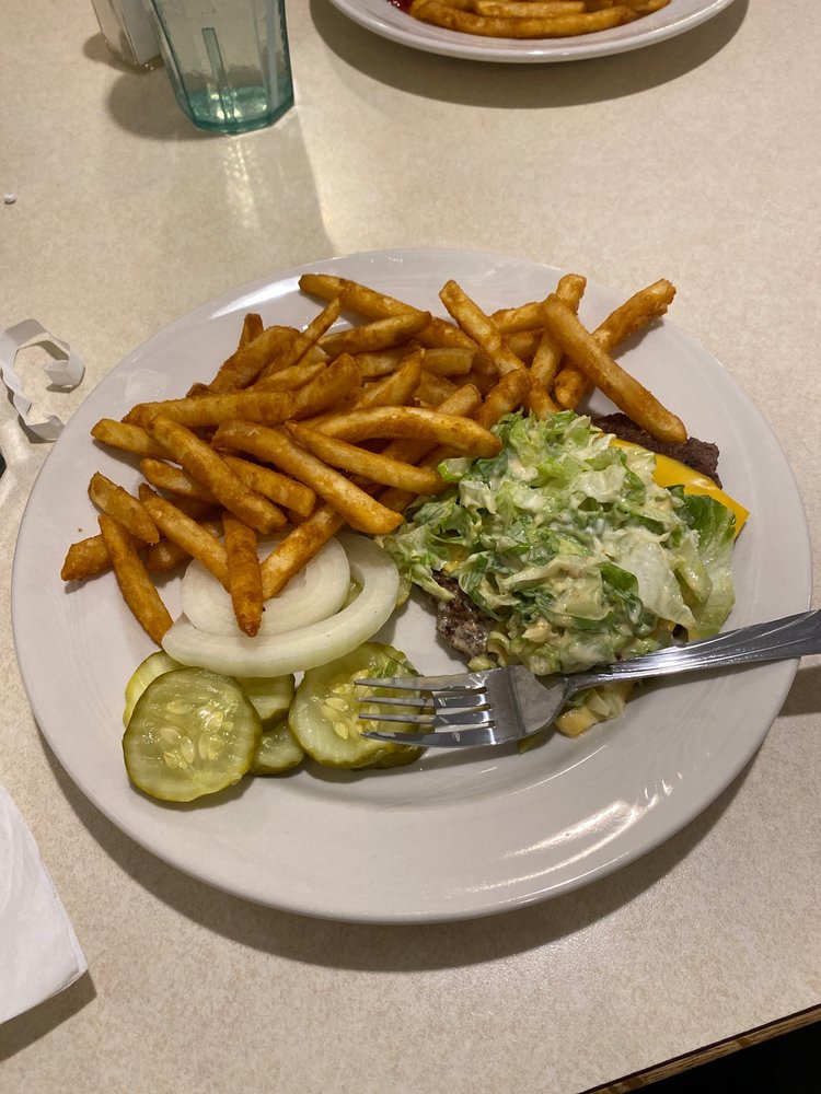 CROSSROADS FAMILY RESTAURANT - 31 Photos & 29 Reviews - 606 S Coucil St ...