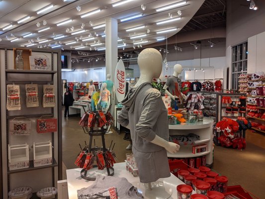 COCA‑COLA STORE ATLANTA - Updated May 2025 - 67 Photos - 121 Baker St ...