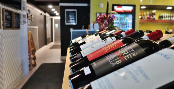 MANO BELLA - SOUTHPARK - Updated December 2025 - 193 Photos & 96 ...