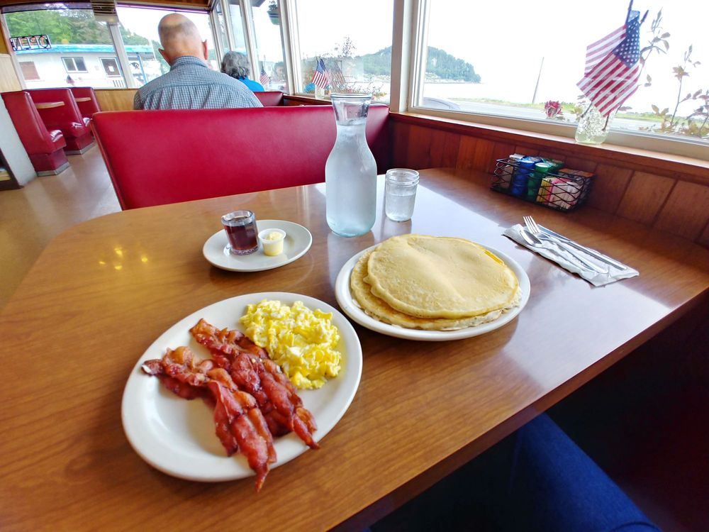 THE BREAKWATER RESTAURANT & BAR - 67 Photos & 77 Reviews - American ...