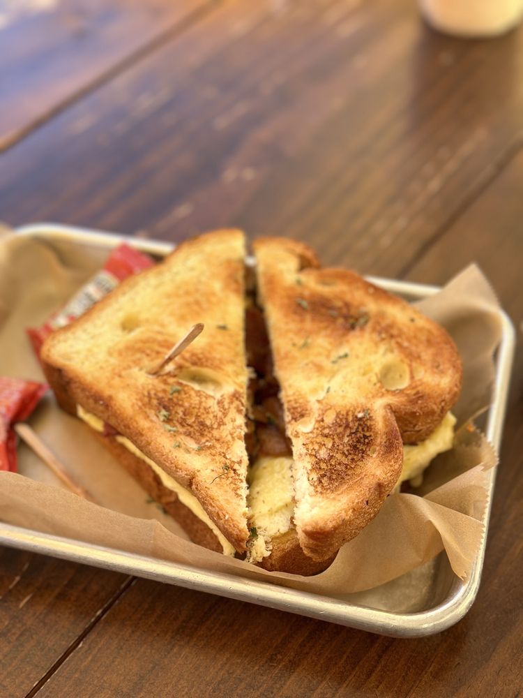 BUZZ & BITES - Updated December 2025 - 890 Photos & 456 Reviews - 1444 ...