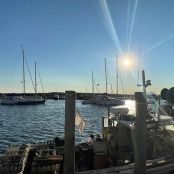 MENEMSHA FISH MARKET - Updated August 2024 - 288 Photos & 133 Reviews ...