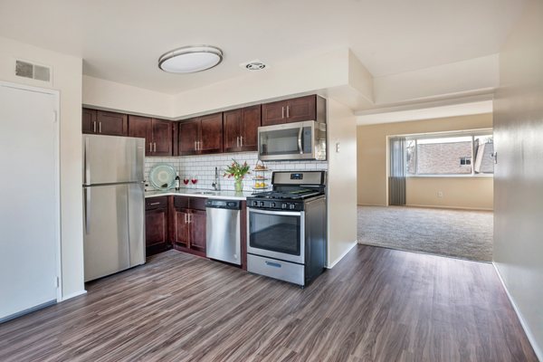 FRANKLIN COMMONS APARTMENT HOMES - 39 Photos & 24 Reviews - 1400 ...