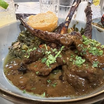 TABLE 22 - Updated July 2024 - 132 Photos & 70 Reviews - 4924 E Busch Blvd, Tampa, Florida ...