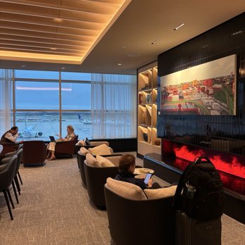 CHASE SAPPHIRE RESERVE LOUNGE - Updated July 2025 - 131 Photos & 34 ...