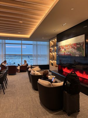 CHASE SAPPHIRE RESERVE LOUNGE - Updated July 2025 - 144 Photos & 36 ...