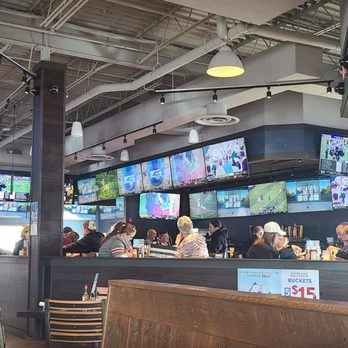 WALK-ON’S SPORTS BISTREAUX - FISHERS, IN - Updated July 2025 - 241 ...